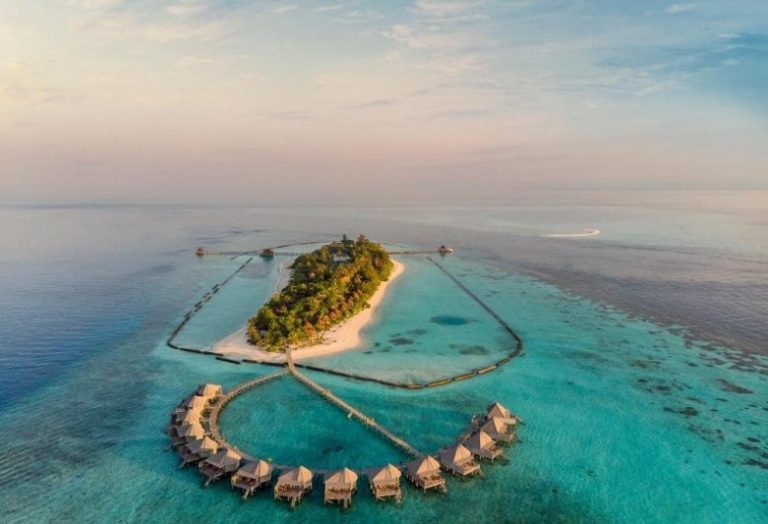 Best Clothing Optional Resorts & Nudist Hotels for 2025 Vacation