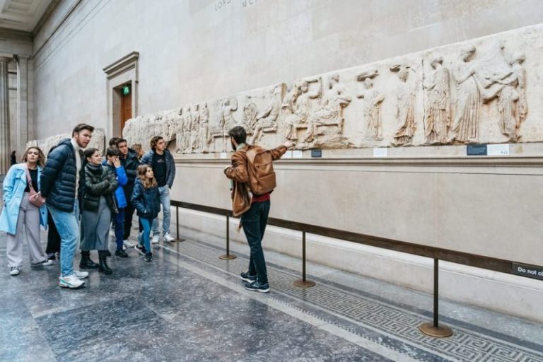 Seize Your Dream: 7 Shocking Tips to Elevate Your Tour Guide Career 2025